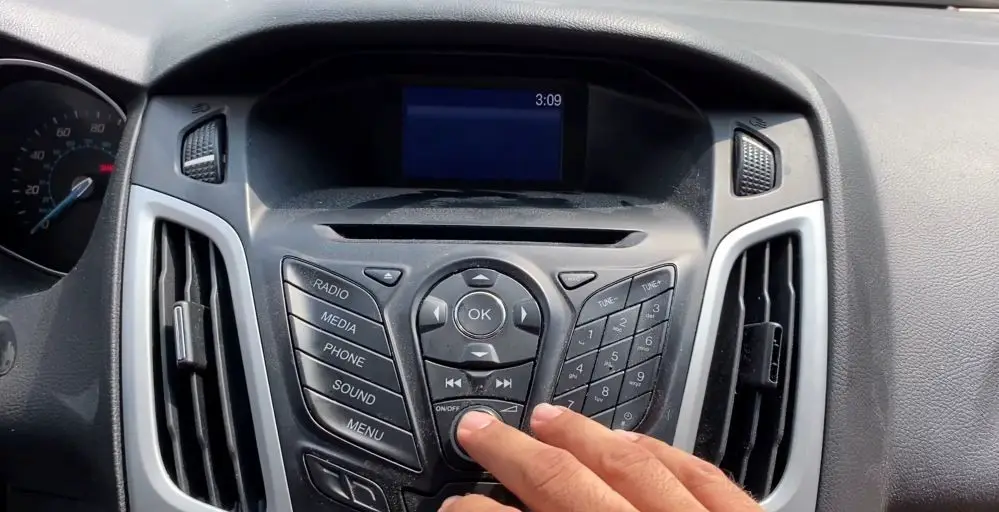 How to Fix Ford Focus Radio Not Working (Complete Guide) - fixdab How to Fix Ford Focus Radio Not Working (Complete Guide) - fixdab